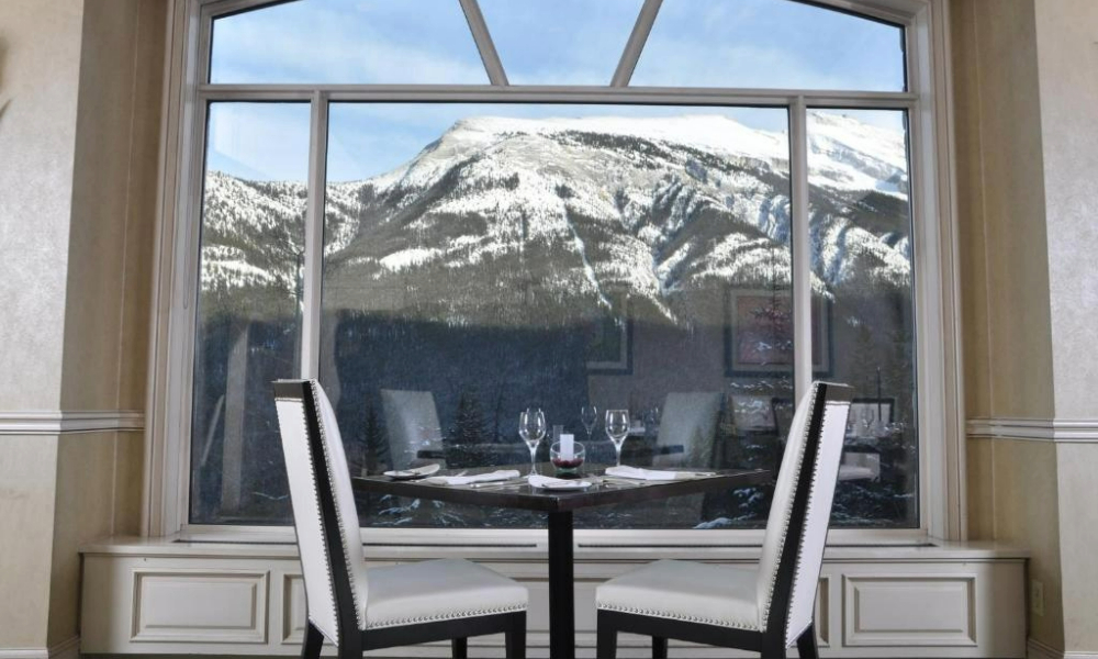 Mountain Views, Scenic Restaurants and Outoor Dining in Banff